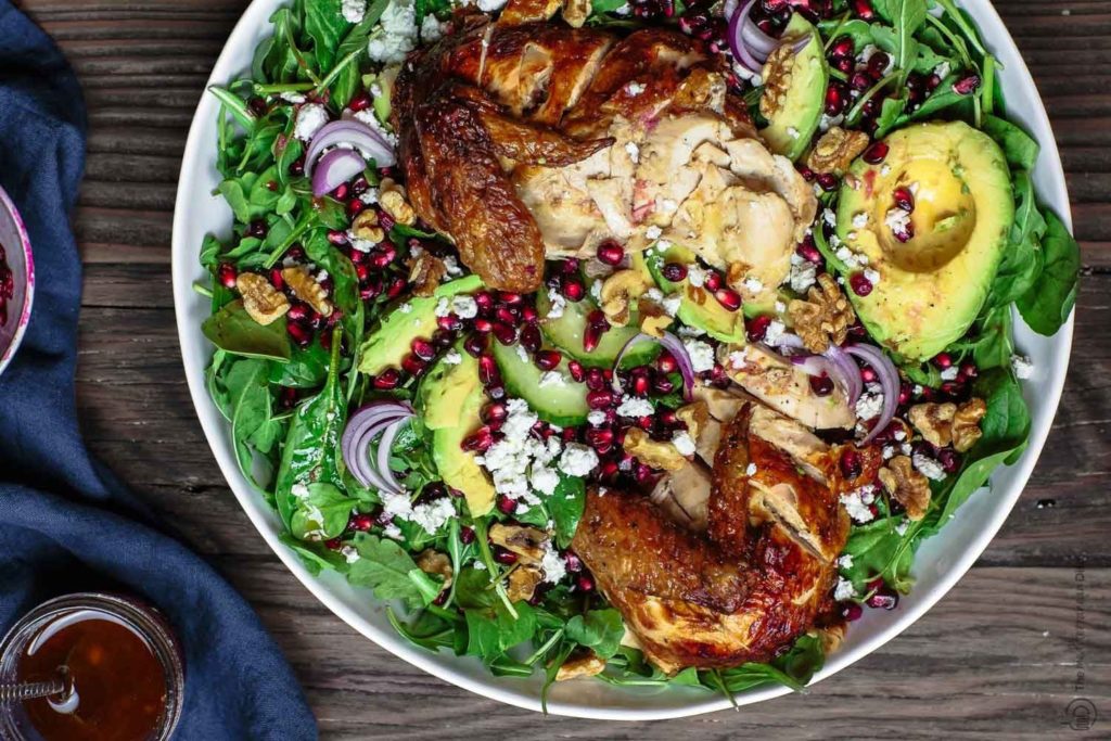 Sallatë me rukola dhe krahë pule - Gatime Shqiptare