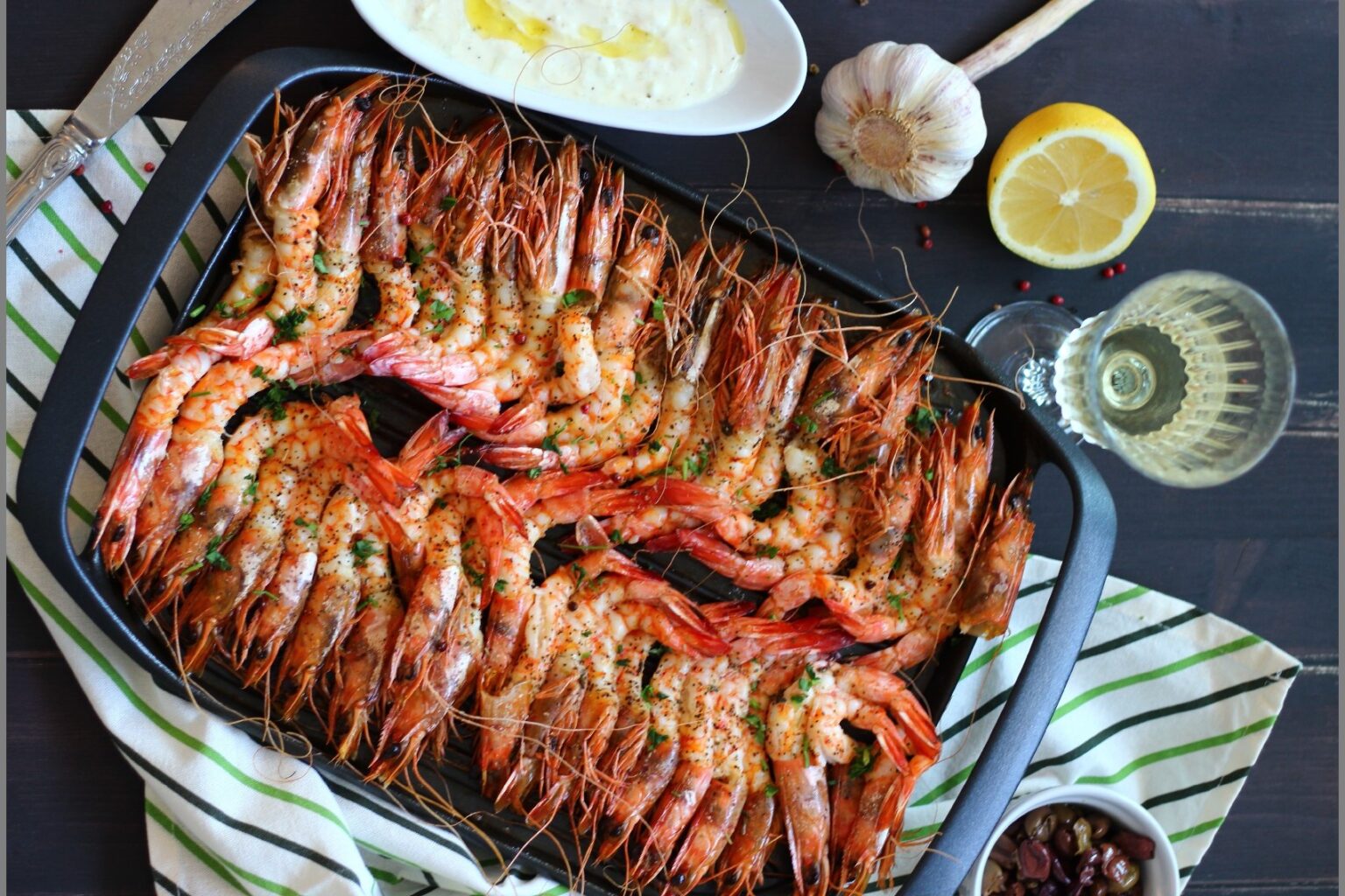 Karkaleca furre me gjalpë dhe hudhër - Gatime Shqiptare